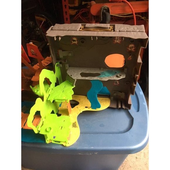 MATCHBOX | Toys | Matchbox Pop Up Pirate Adventure Kit From 206 | Poshmark